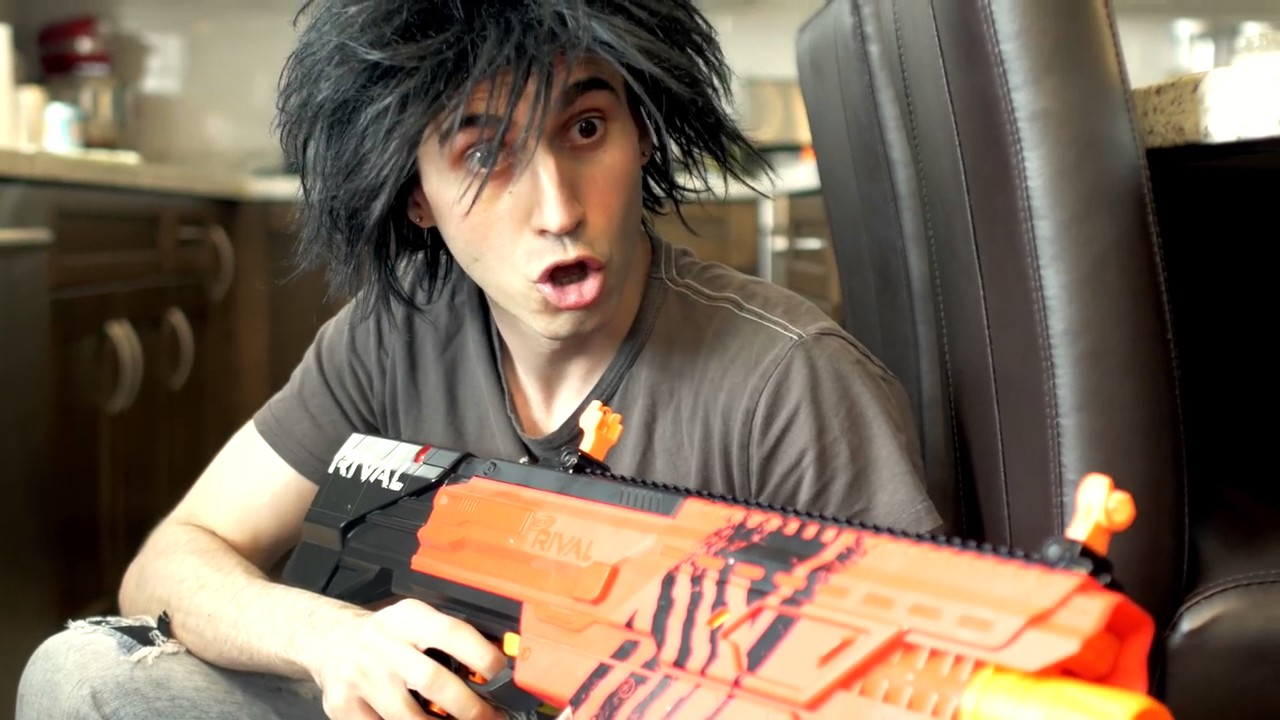 Gun vs Gun NERF RIVAL WAR The Last Pizza - YouTube