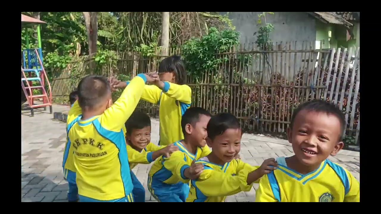 STOP BULLYING (Jangan ada perbedaan!! Mari berteman dan saling ...