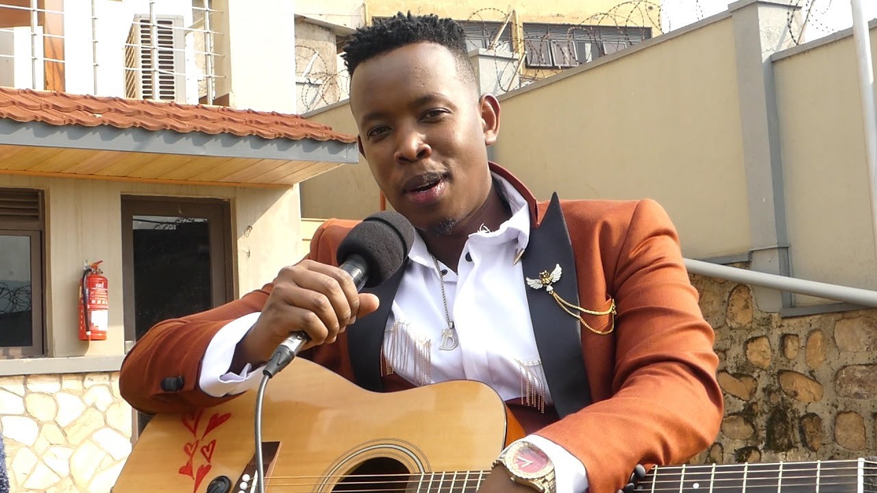 DERRICK DON DIVIN URIRIMBA UGASESA URUMEZA ️UMUKOBWA AHAWE IMITOMA ...