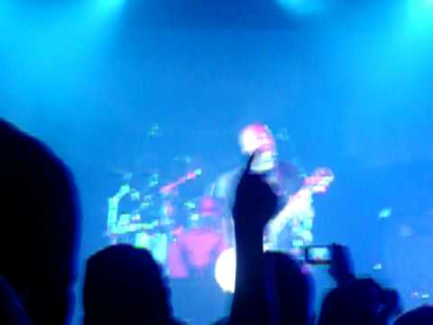 Staind - Right Here (Live) 10/07/2008 - YouTube