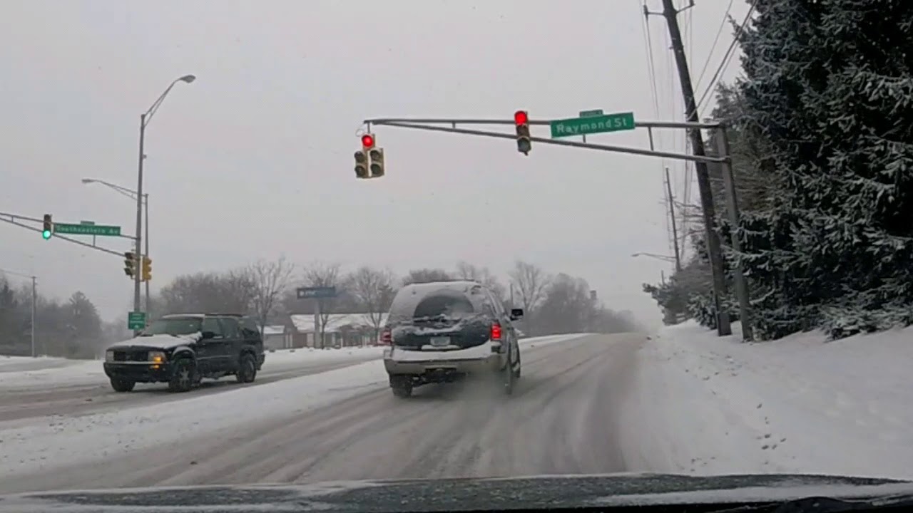 Driver hits curb and breaks his vehicle - YouTube