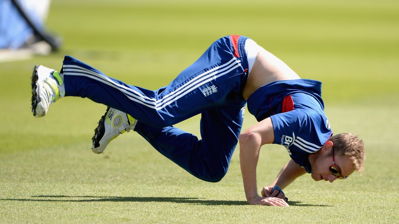 Stuart Broad takes a brilliant catch in training - YouTube