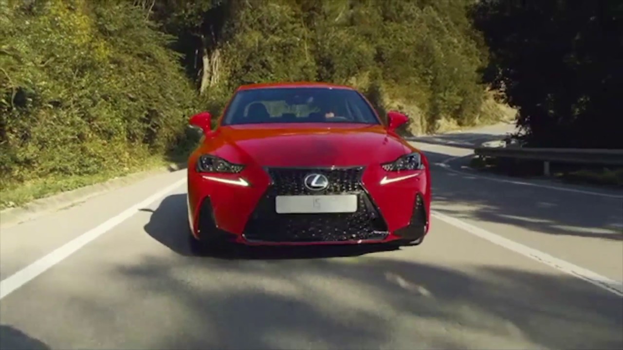 Essai Lexus IS300h : le premium, autrement - YouTube