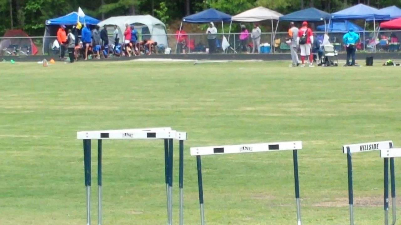 Tiyae Johnson 400m, 1st of 2017 season - YouTube