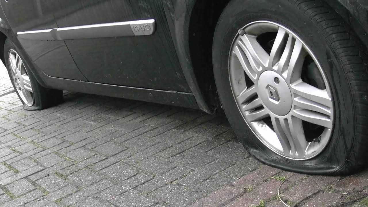 Tientallen banden lek gestoken - YouTube