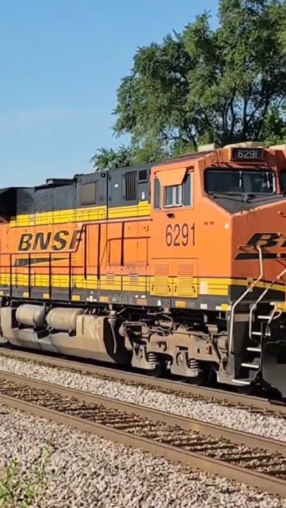GE & EMD MAKING NOISE AS DPU'S! #trains #train #bnsfrailway - YouTube