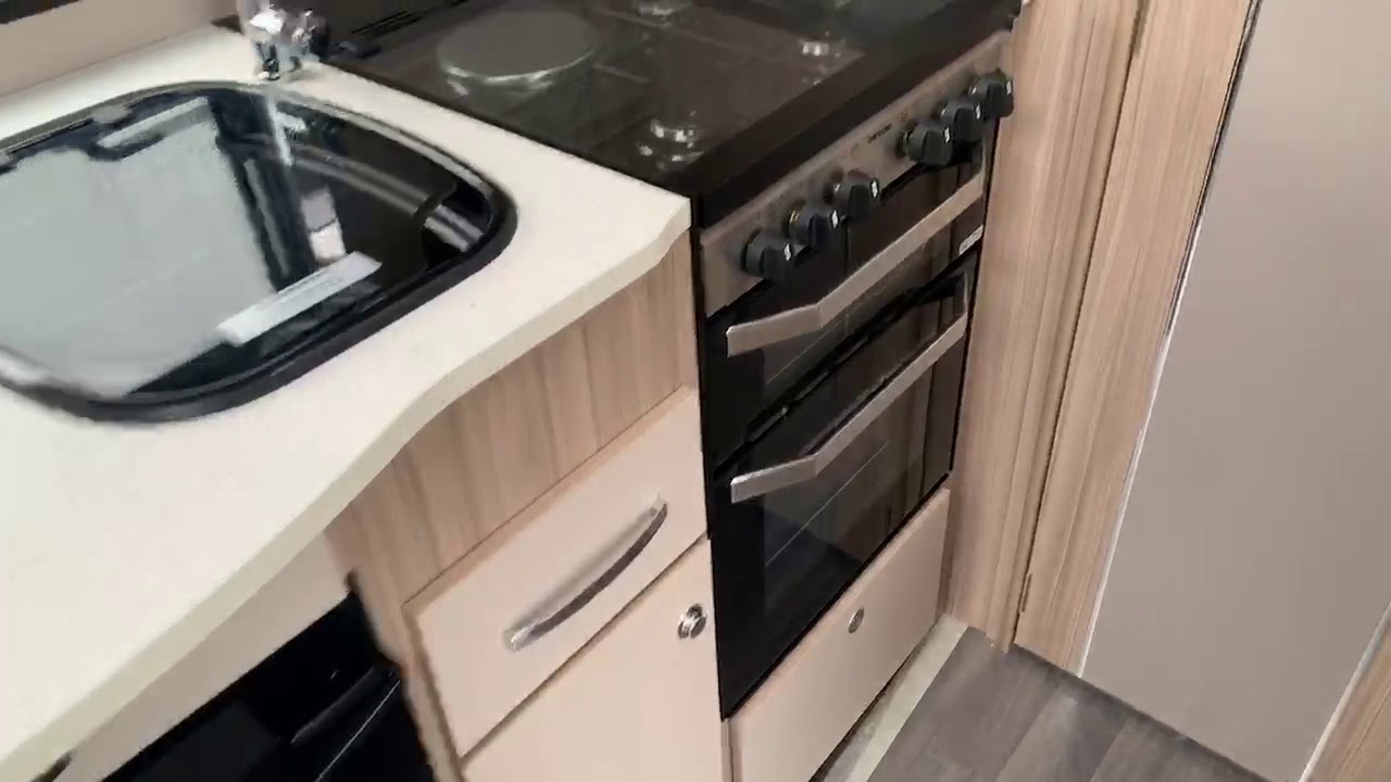 Coachman Pastiche 545 2019 - YouTube