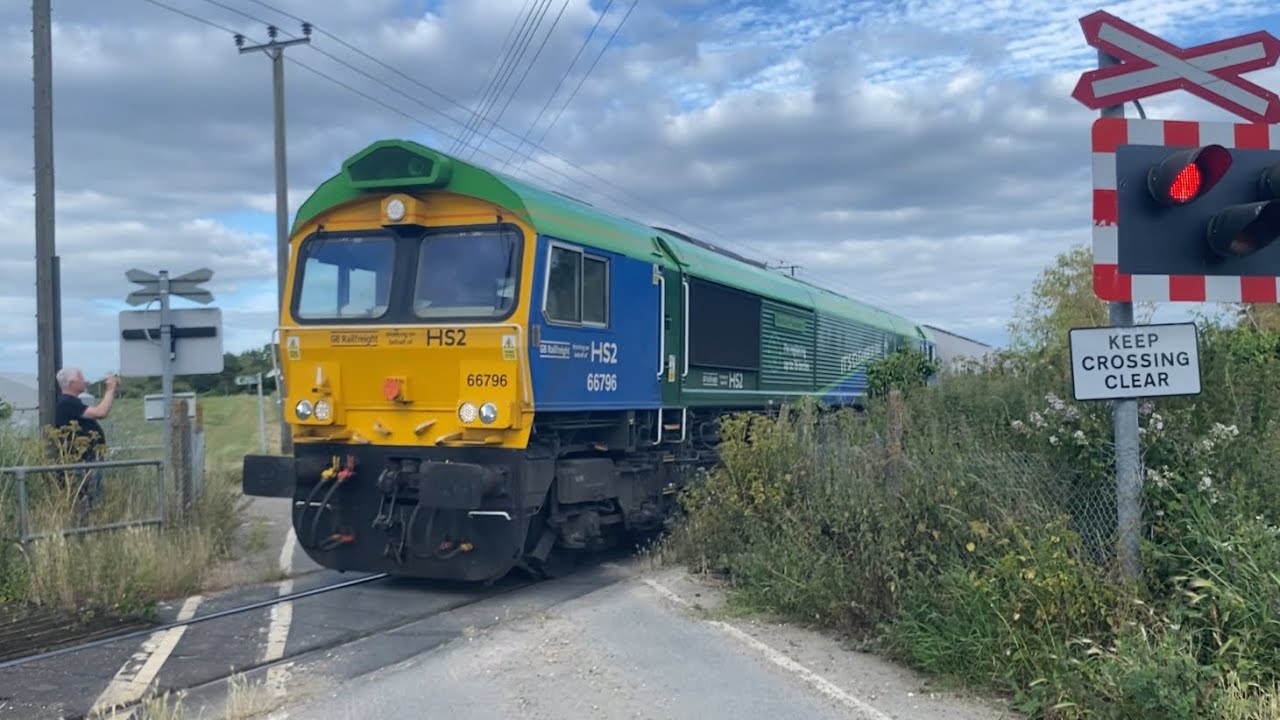 66796 service from grain oil terminal GBRF to colnbrook baa GBRF! - YouTube