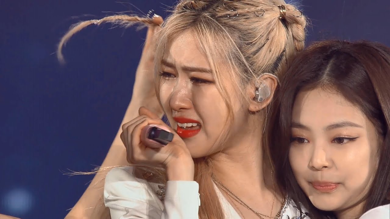 Blackpink Crying moment - YouTube