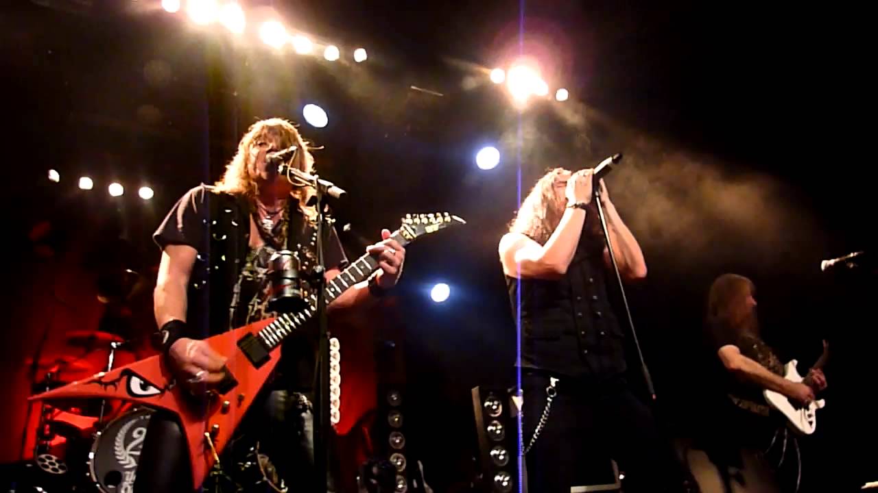 Gamma Ray - Fight / One With The World live 013 Tilburg 09.12.2015 ...