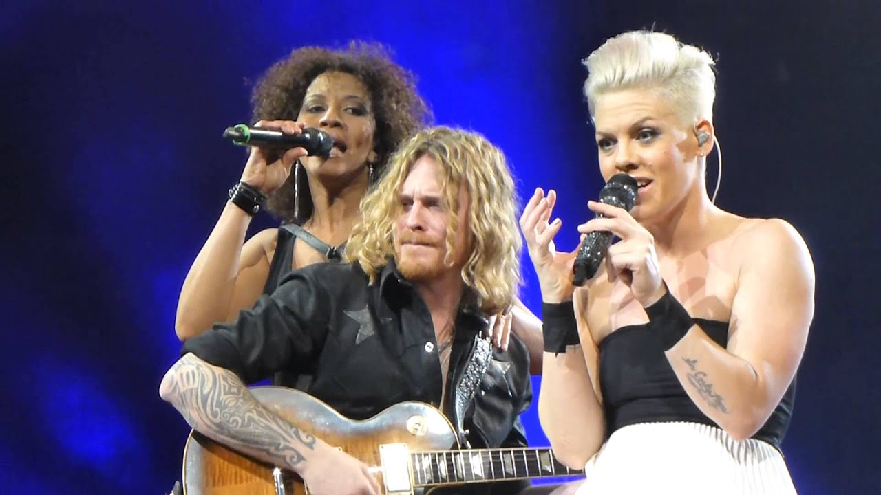 Pink - "Perfect" - Louisville - March 8, 2013 - YouTube
