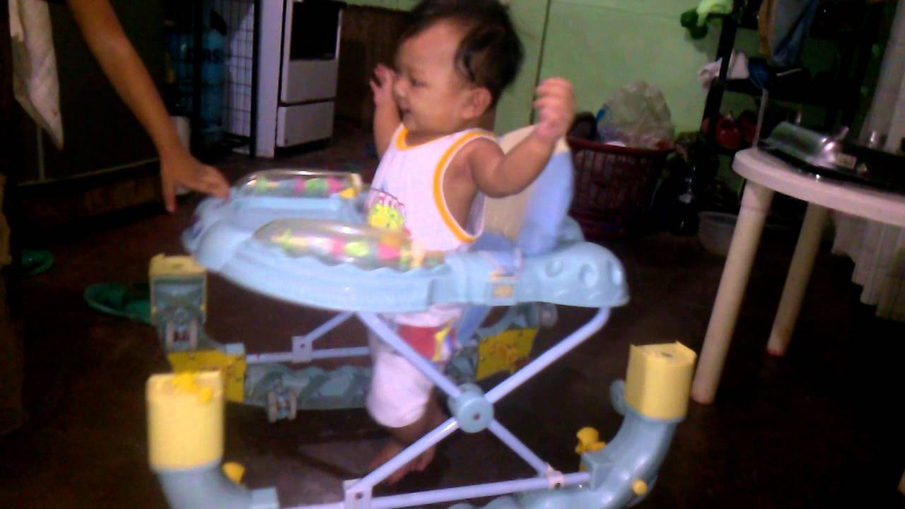 baby dirk rockin - YouTube