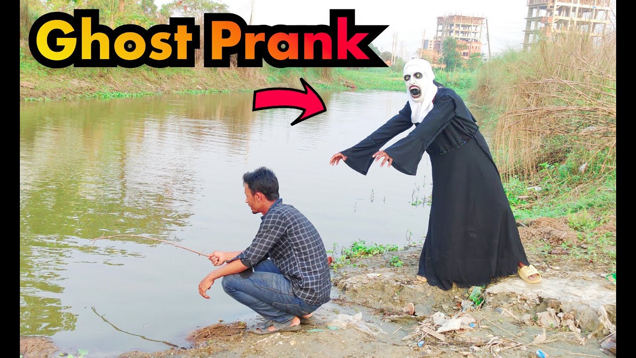 GHOST PRANK ON PUBLIC 😅 PART 10! - YouTube