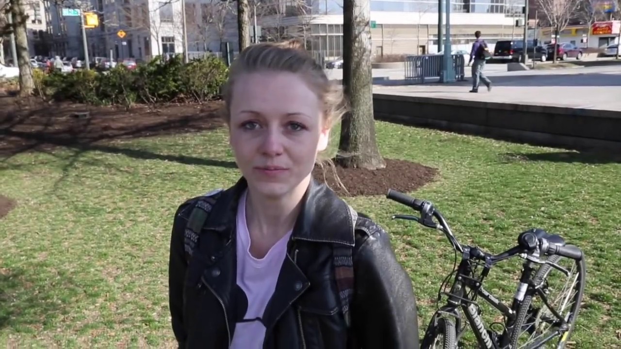 Born without Fibula in the legs - YouTube