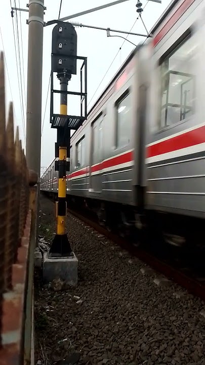 KRL 205 JR, 8 SF - YouTube