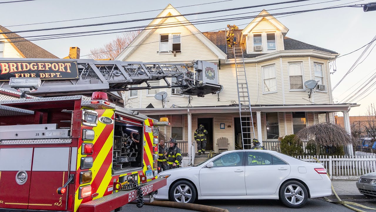 Poplar St. 2nd Alarm Fire (Bridgeport, CT) 12/29/22 - YouTube