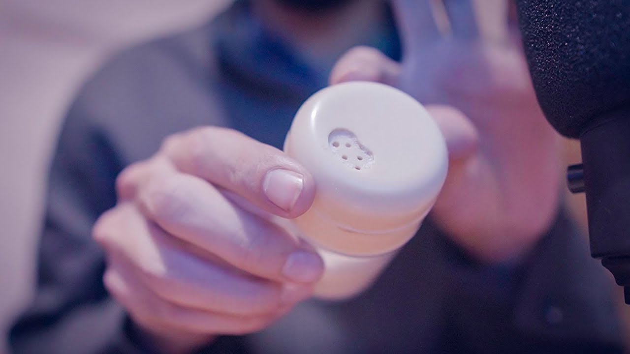 1 Minute ASMR salt Sound - YouTube