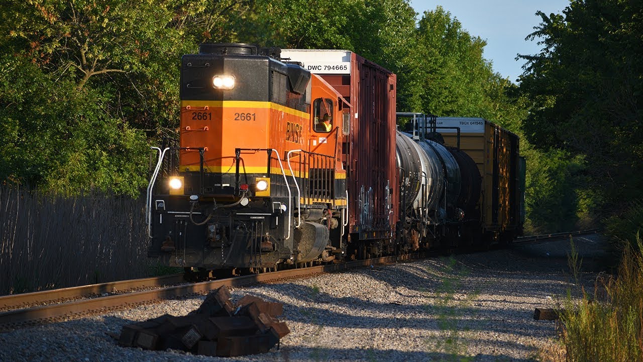 BNSF 2661 Long Hood Forward On YCEI101 - YouTube