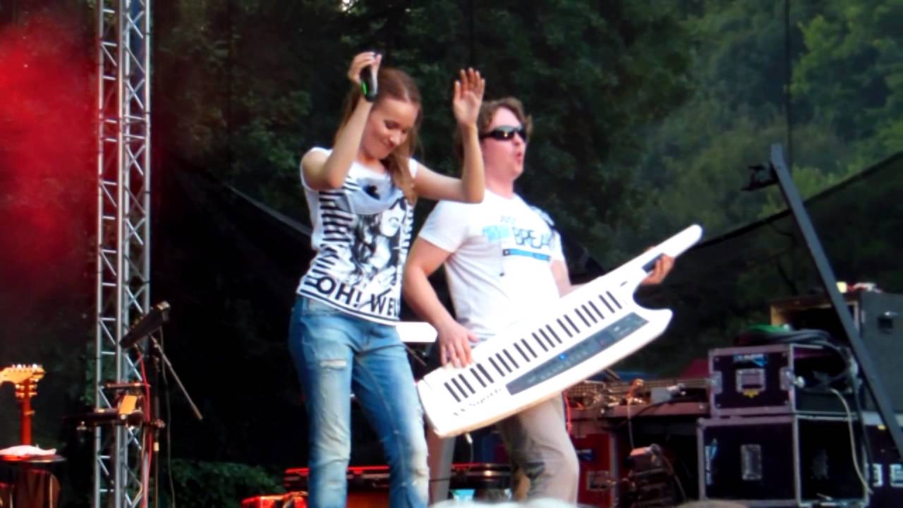 KRISTÍNA & HOREHRONIE BAND - Festival TANEC SLNKA , Stará Tura - YouTube