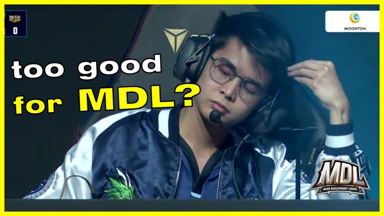 Dlar with a ONIC PH sticker after denying the enemy backline - YouTube