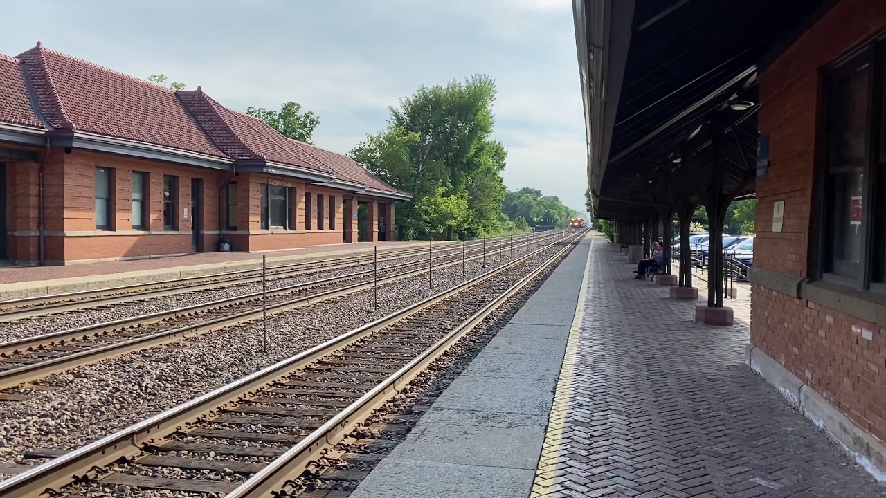 Inbound Metra 192 Express Passing Inbound Metra 122 at Riverside IL ...