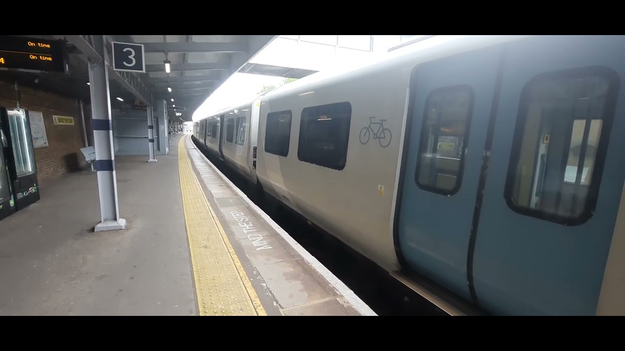 18 May 2025 ThamesLink 700 Rainham Service Gillingham Railway Station ...