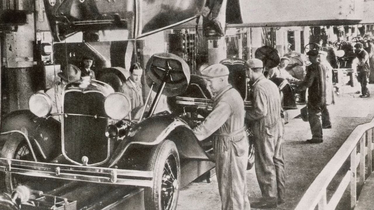 History of Early Electric Cars | GreenCars 101 - YouTube