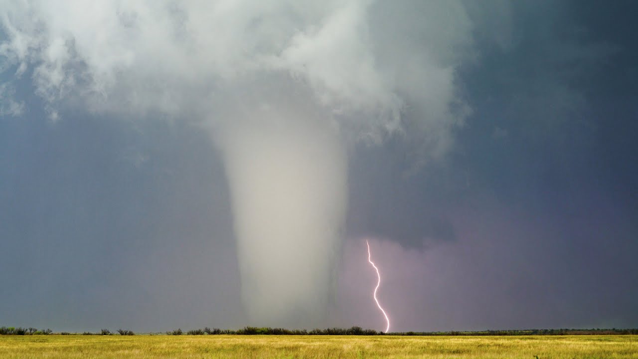 The Most Incredible Tornado I've Ever Seen - YouTube