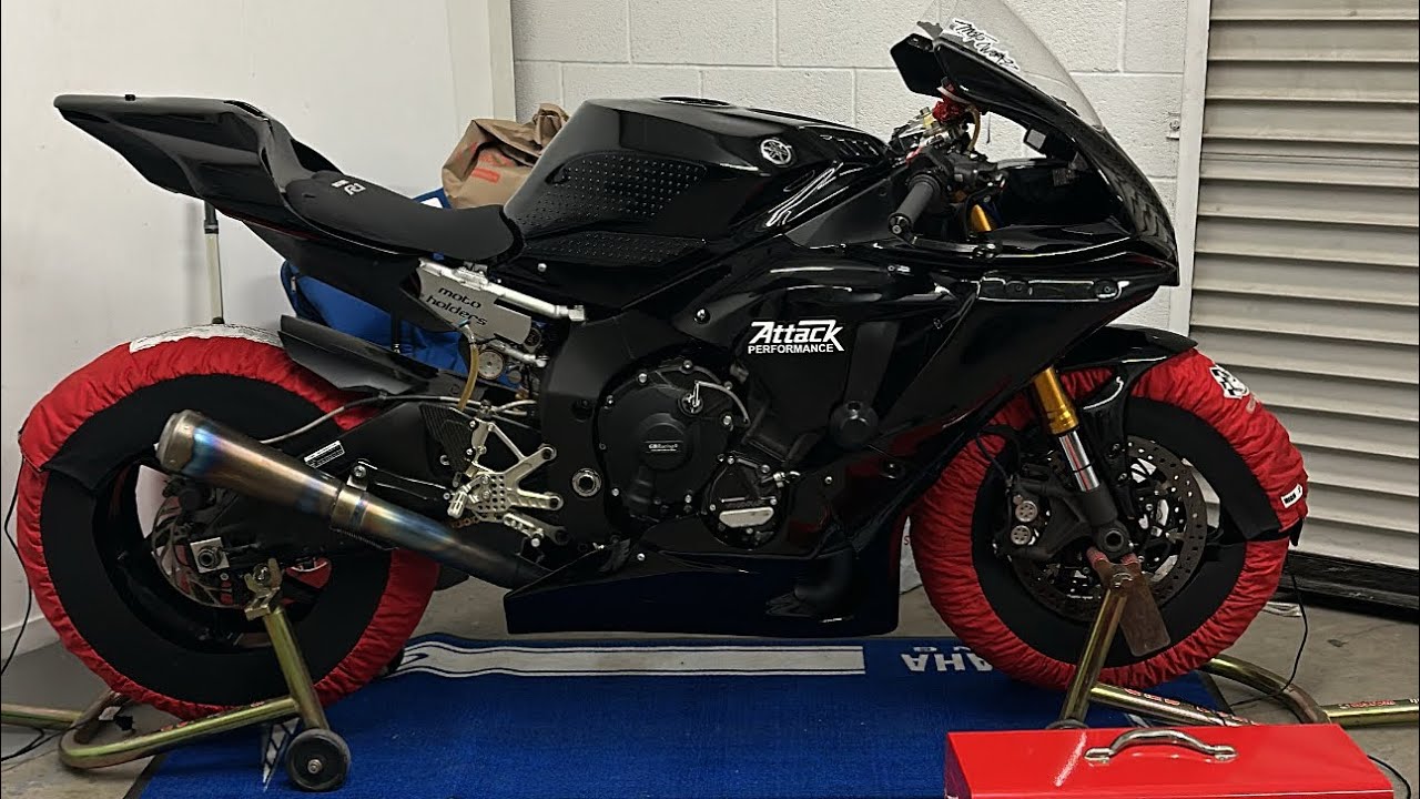 Yamaha R1 race bike A group 43 degrees on slicks ️ - YouTube