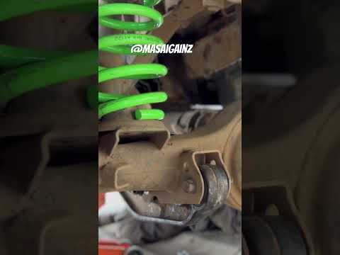 The Land Cruiser 80 series had solid axles front and rear and radius ...