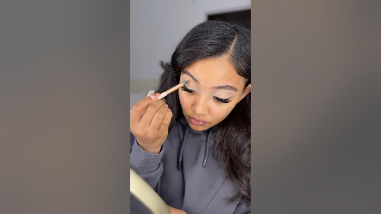 Easy beginner eyeshadow look! #makeup #eyeshadow #shorts - YouTube