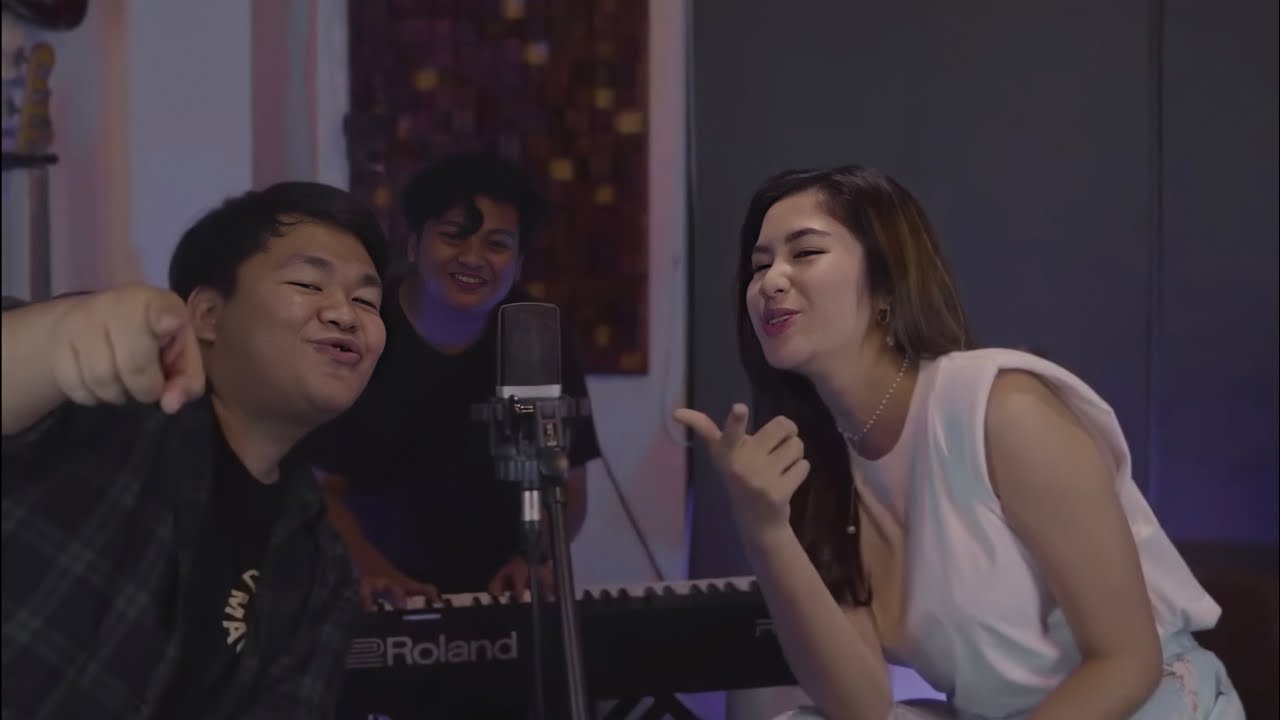 OCHI ex JKT48 x KIKI CJR - Eaaa x Heavy Rotation - YouTube