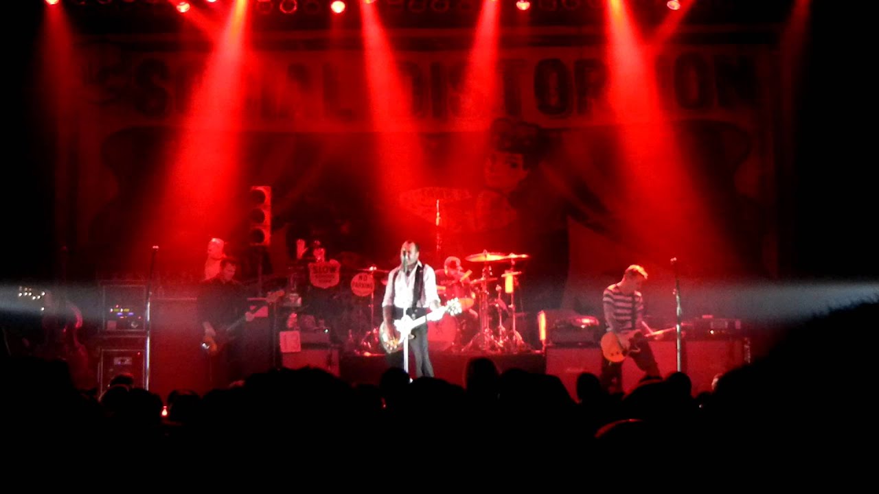 Social Distortion - 1945 (Live in New York, 26/10/12) - YouTube