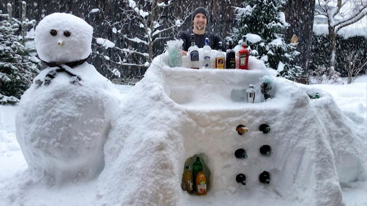 Man Creates Bar And Barman Completely Out Of Snow - YouTube