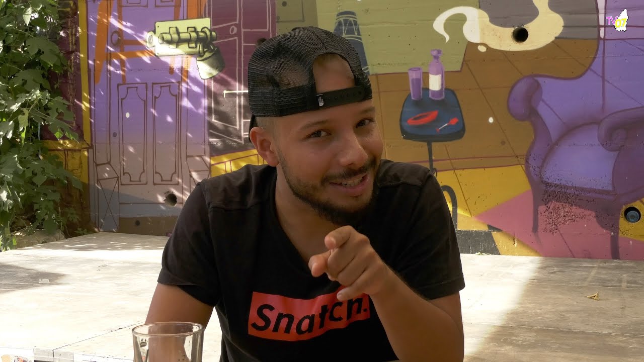 TV07 : A la rencontre de Malik Mike (Humoriste) - YouTube