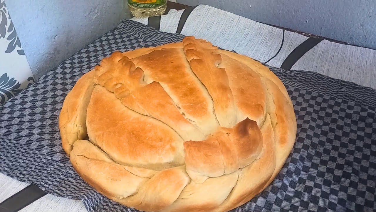 BOŽIĆNA 🥰ČESNICA 🥰 DOMAĆA - YouTube