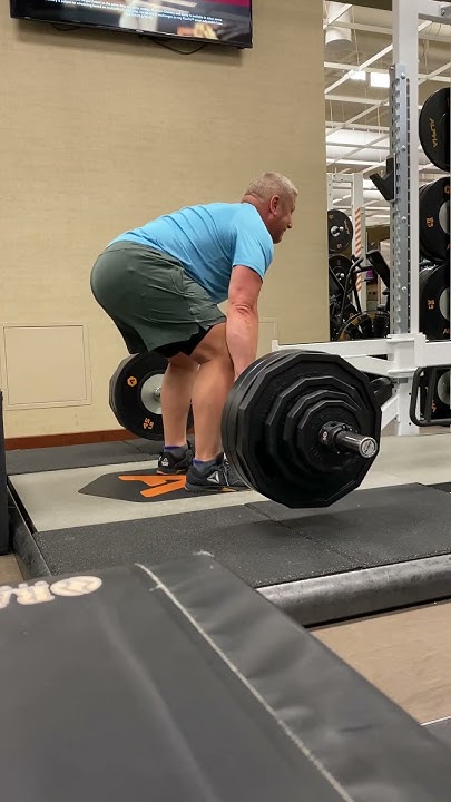 Week 31 Day 2 Deadlift 395 - YouTube