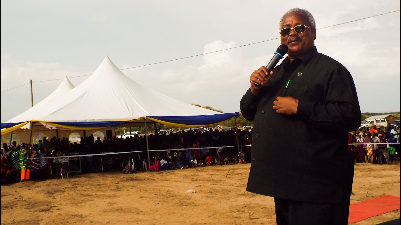 MSIKIE OLE SENDEKA AKITEMA CHECHE UZINDUZI WA SHULE YA BILIONEA LAIZER ...