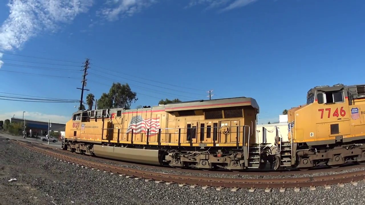 Union Pacific Meet at Pico Rivera ft UP 9904 SD59MX - YouTube