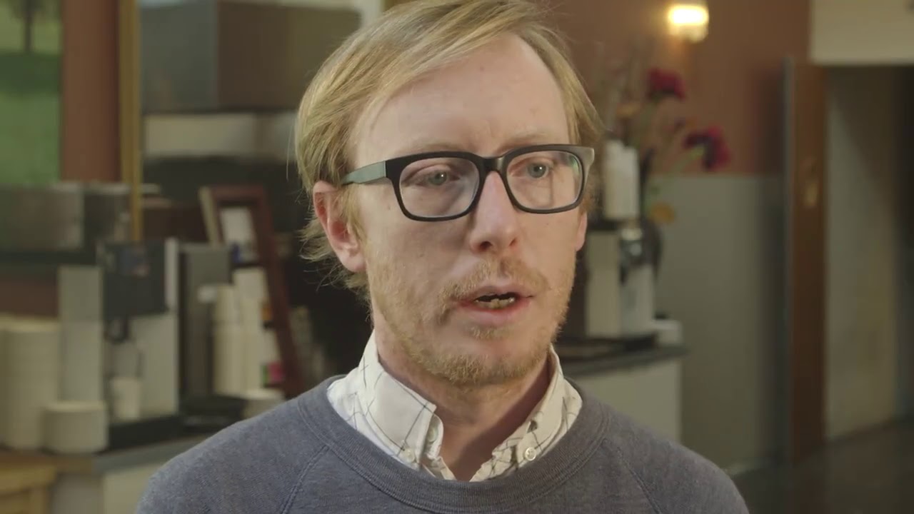 Interview met Jeff Larson - YouTube