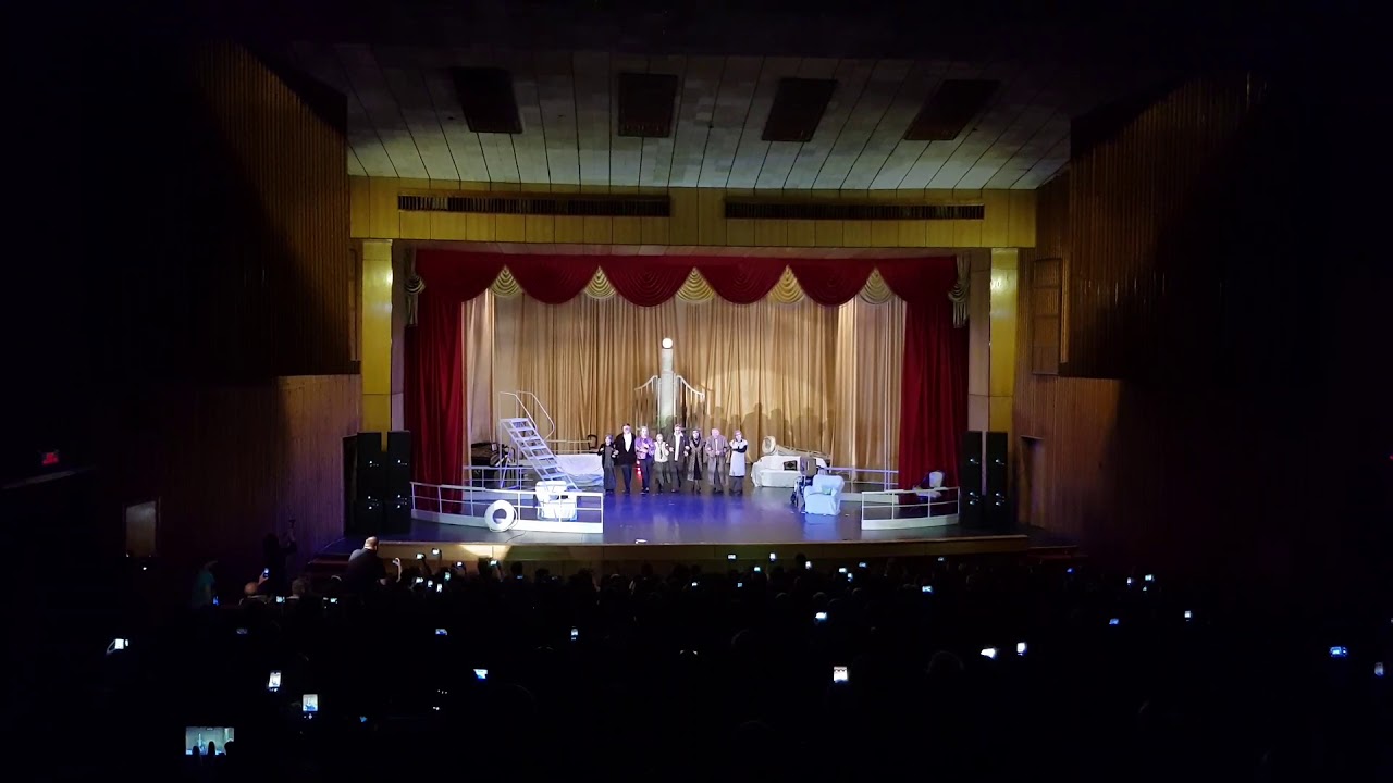 სპექტაკლი „მოხუცი ჯამბაზები“/ moxuci jambazebi. zugdidi 2017 - YouTube