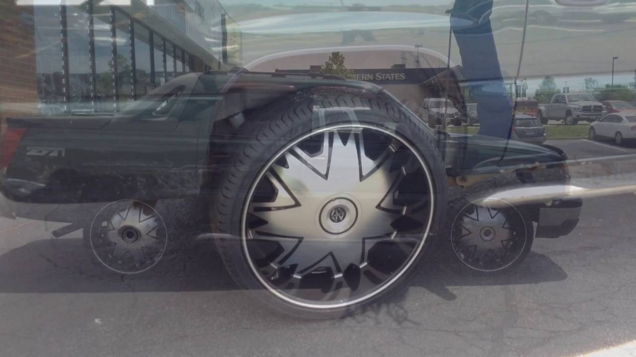 2003 chevy avalanche sitting on 26 massiv figaro 915 rims at Rimtyme ...