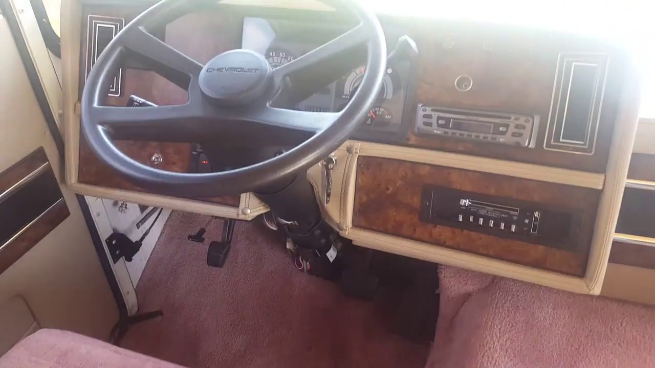 1994 Winnebago P30 Chevrolet Motorhome Interior walkthrough - YouTube
