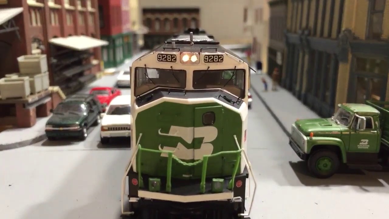 Athearn Genesis BN SD60M #9282 With Soundtraxx DCC/Sound - YouTube