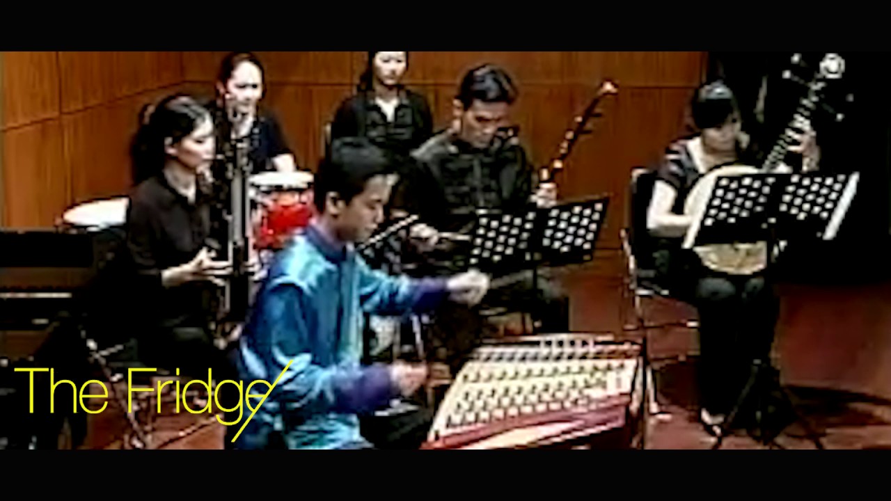 Chinese Dulcimer Player - YouTube