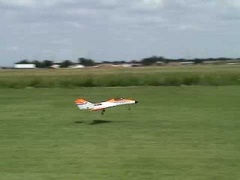 Falcon 120 landing , rc jet powered by FTE 500 turbine - YouTube