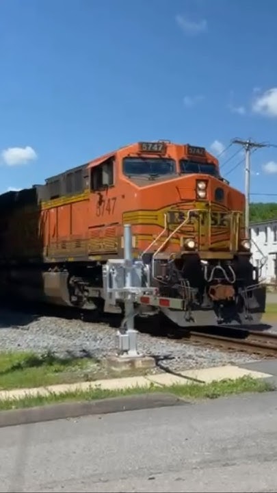 BNSF and FXE Lead 46A - YouTube