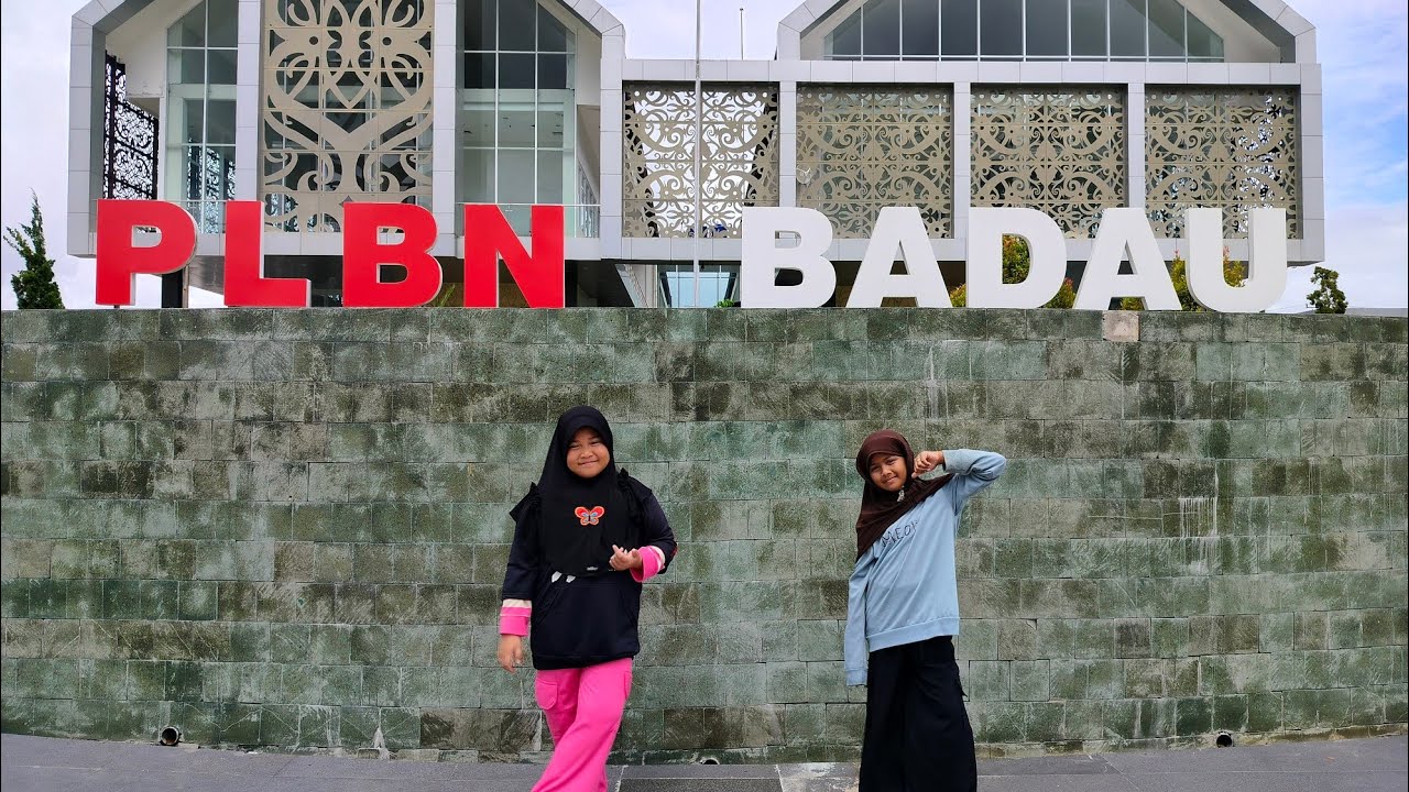 Melihat PLBN Badau Indonesia Malaysia - YouTube