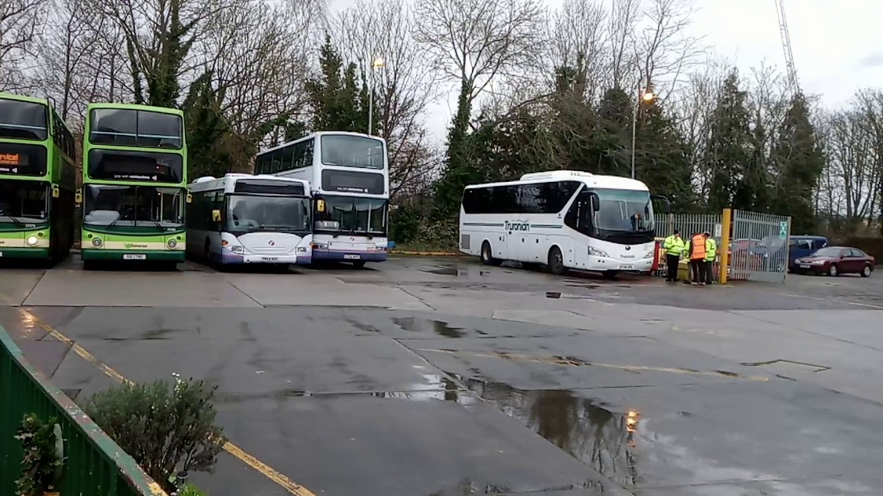 Buses at Taunton bus station today - YouTube