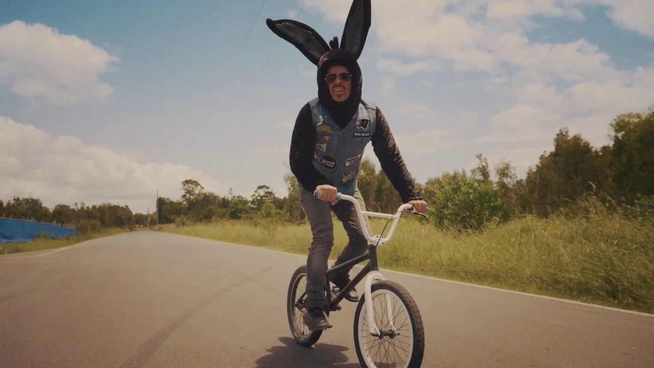 BUNNY RACKET - We Want More! - YouTube